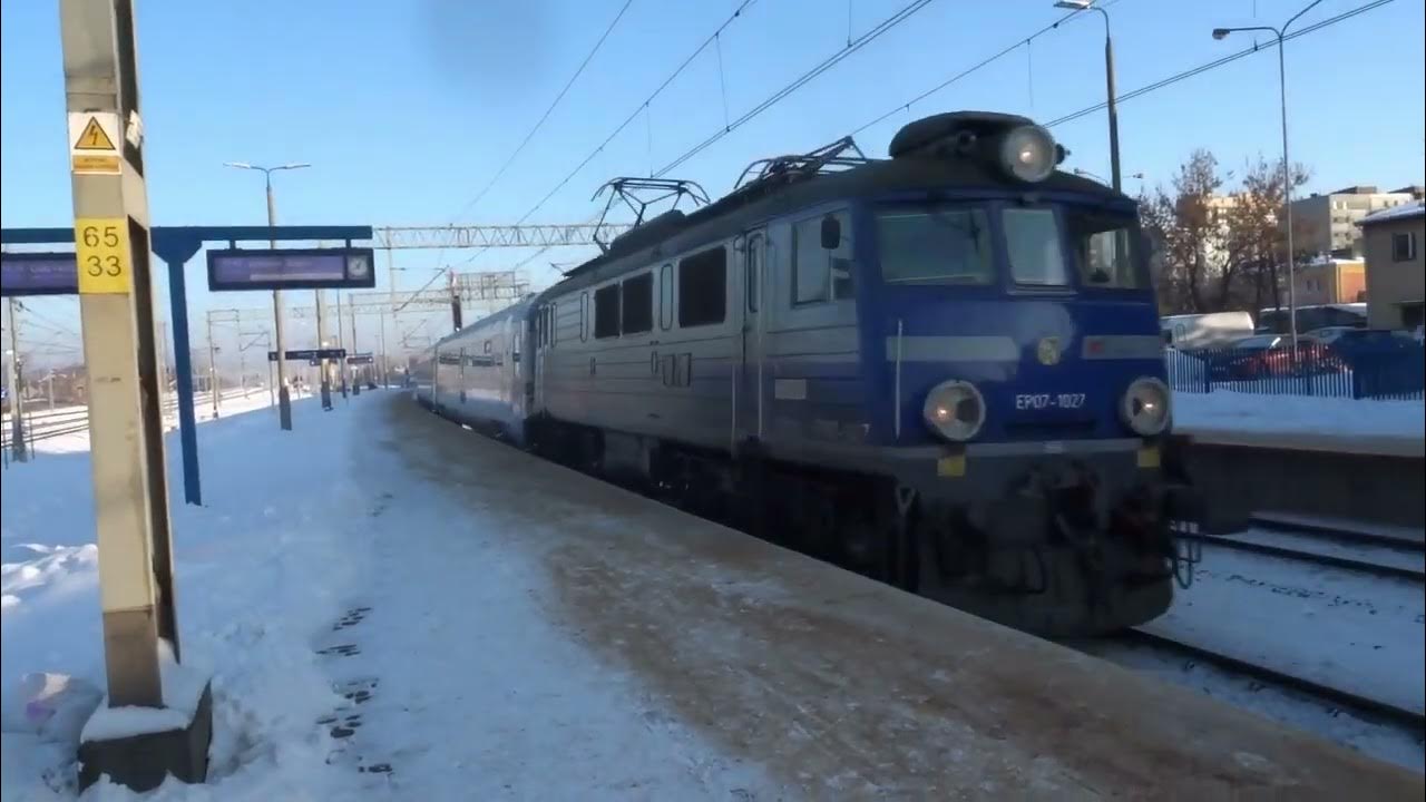 Mroźne, opóźnione pociągi w okol. i na stacji Skierniewice w zimowym klimacie 14.12.2022 - YouTube