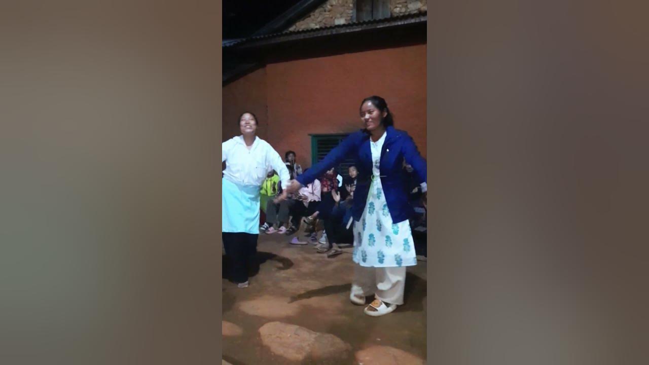 Kahako Saino || Nepali Popular Song || Laxmi Rana & Amrita Darlami #shorts #dance - YouTube