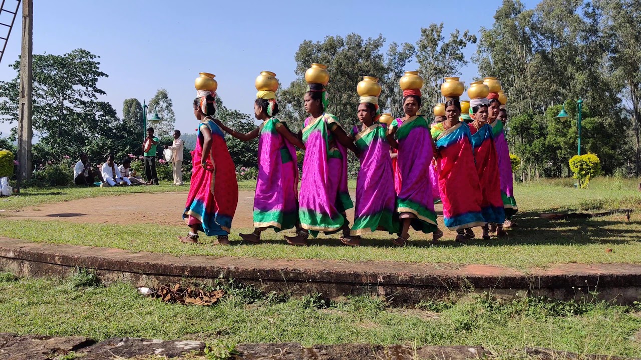 araku tribal dance - YouTube