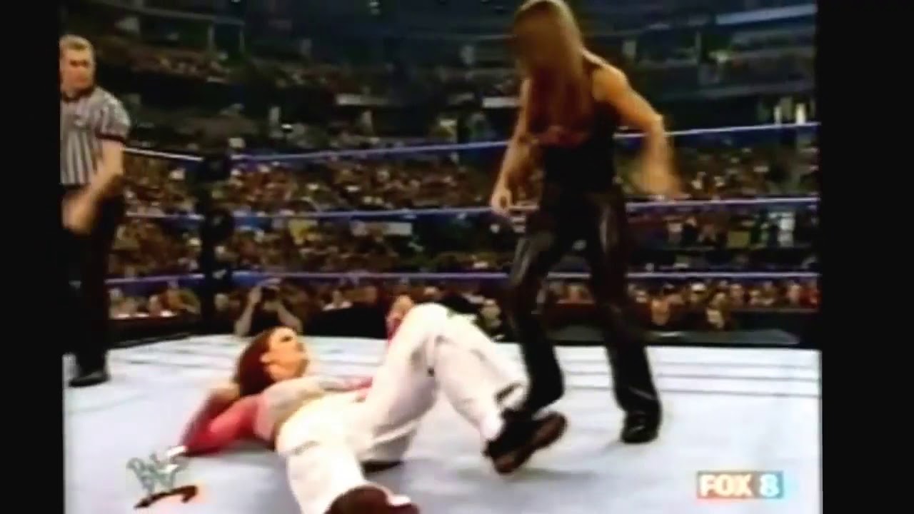 WWF Smackdown 2001 Lita vs Ivory - YouTube