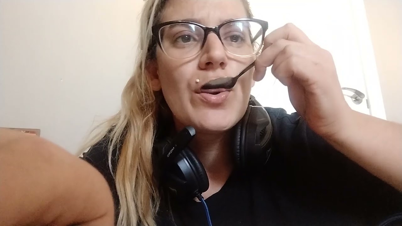 ASMR eating you in 2 minute 👄😴😴#asmr #mouthsound #eating - YouTube