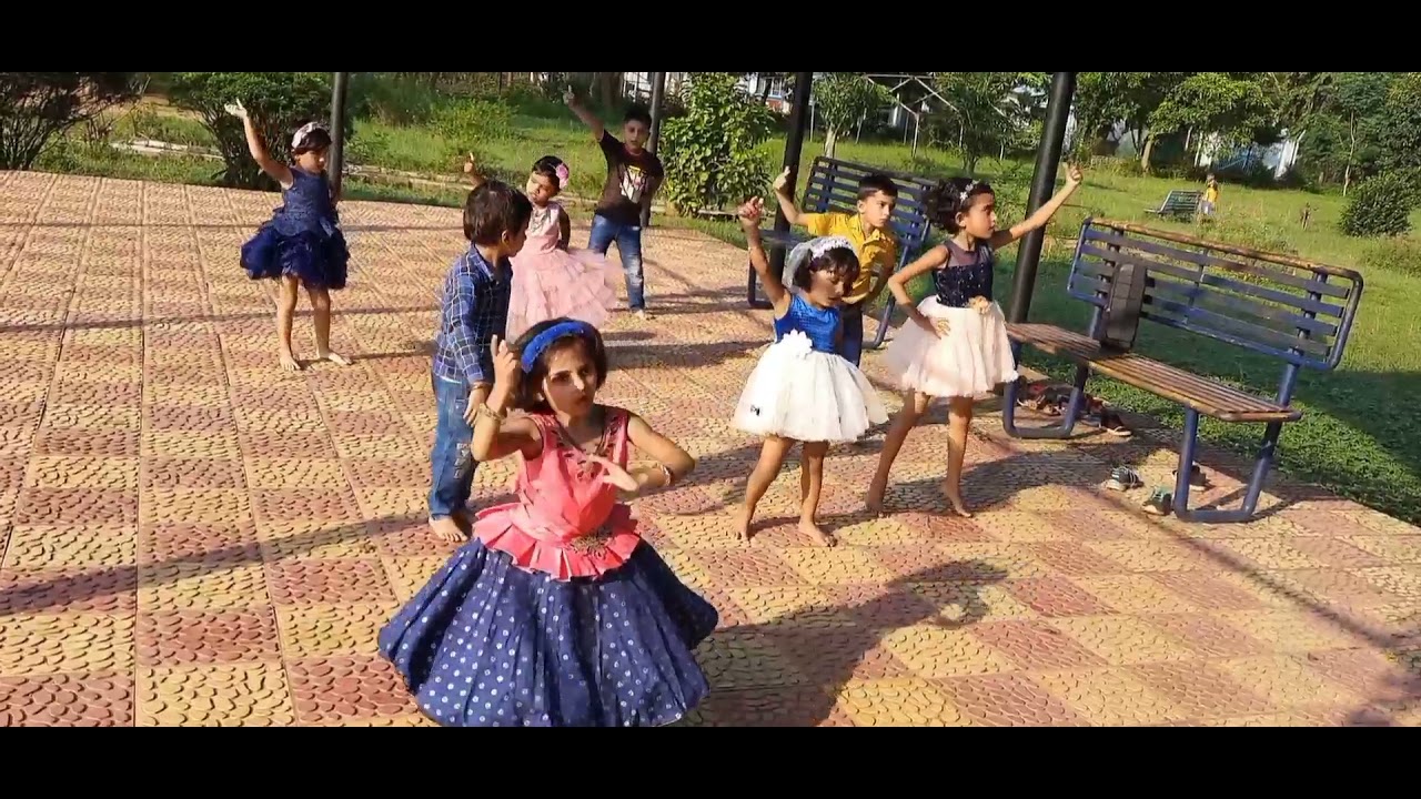ashiyan and nanga punga dost . kids dance .. ️🥰 easy steps choreography ...