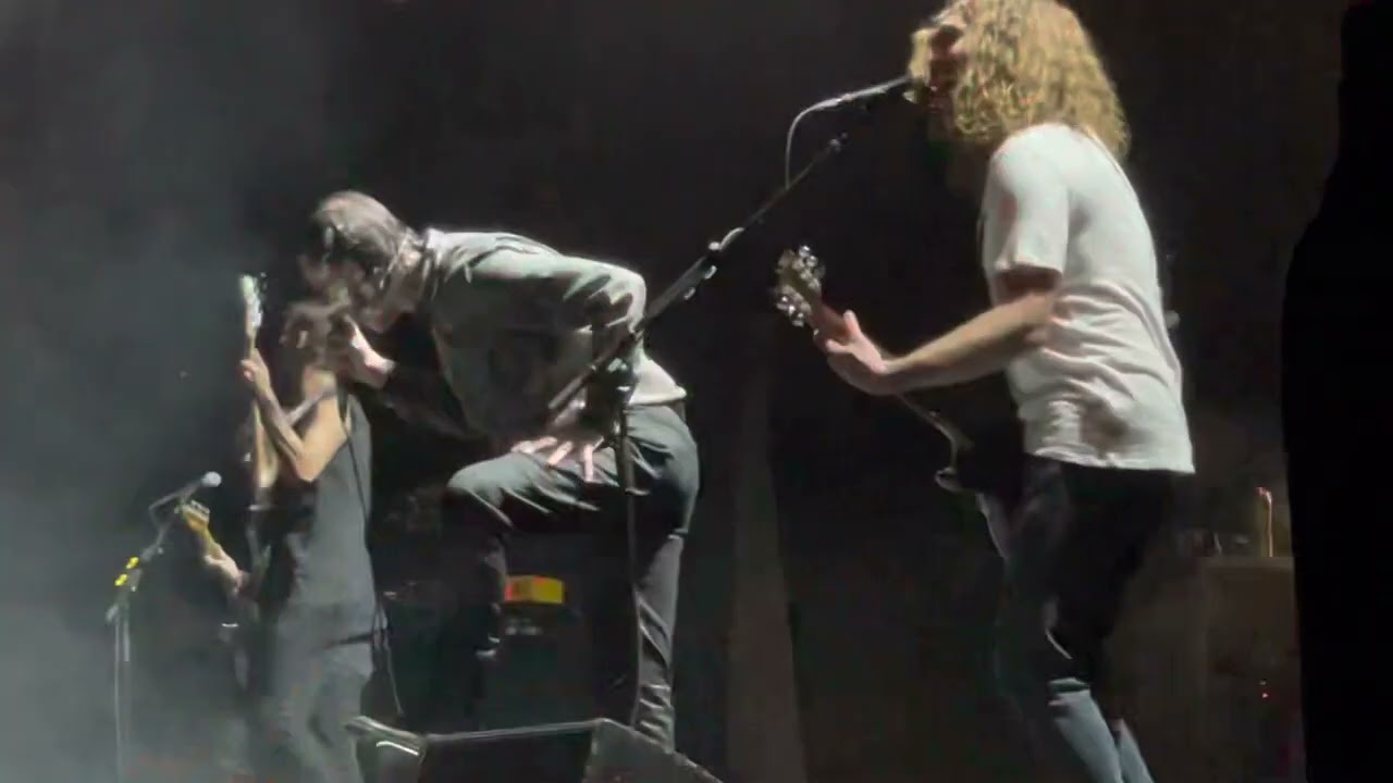 My Chemical Romance- Cemetery Drive live (9/11/22) - YouTube