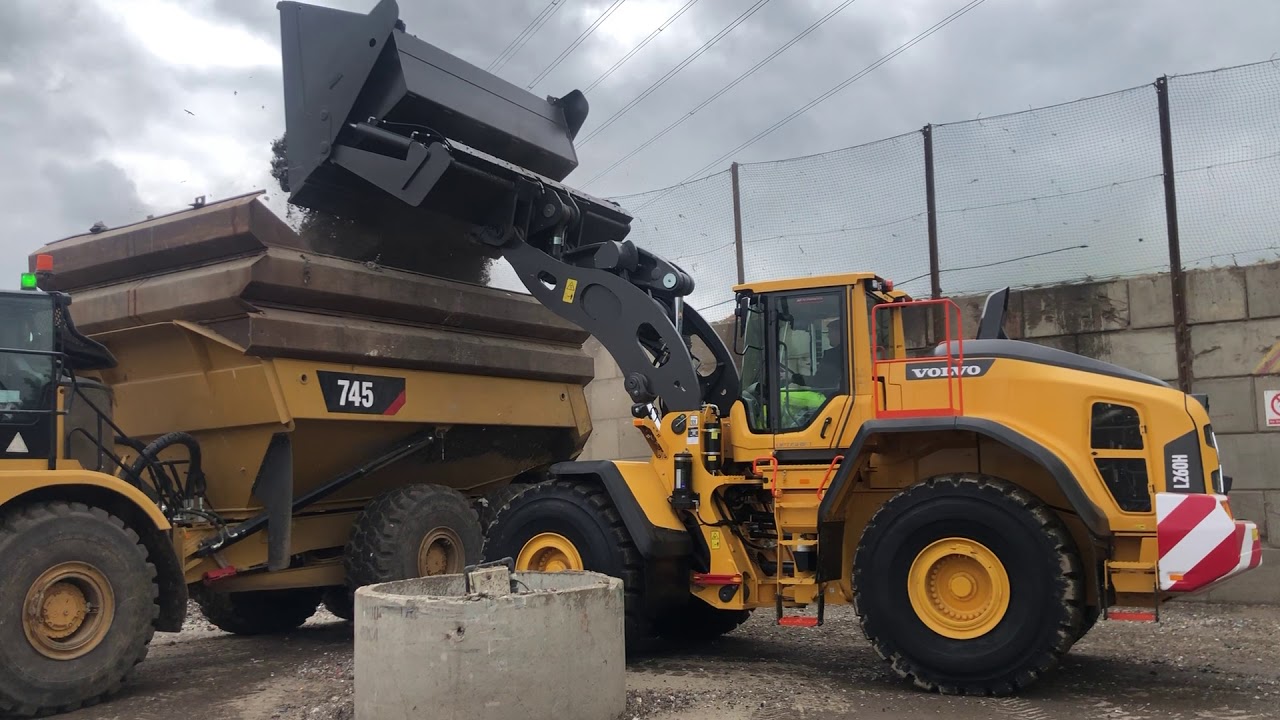 Ulrich 10m³ High Tip Waste Bucket - YouTube