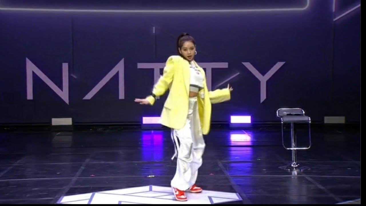 NATTY Dance Señorita [Live] - YouTube