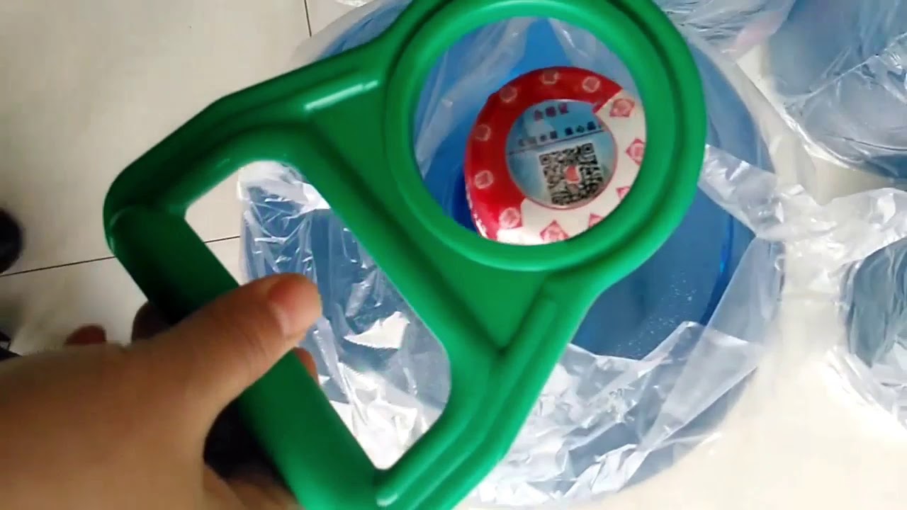 Easy Lifting Handle For Drinking Bottles - YouTube