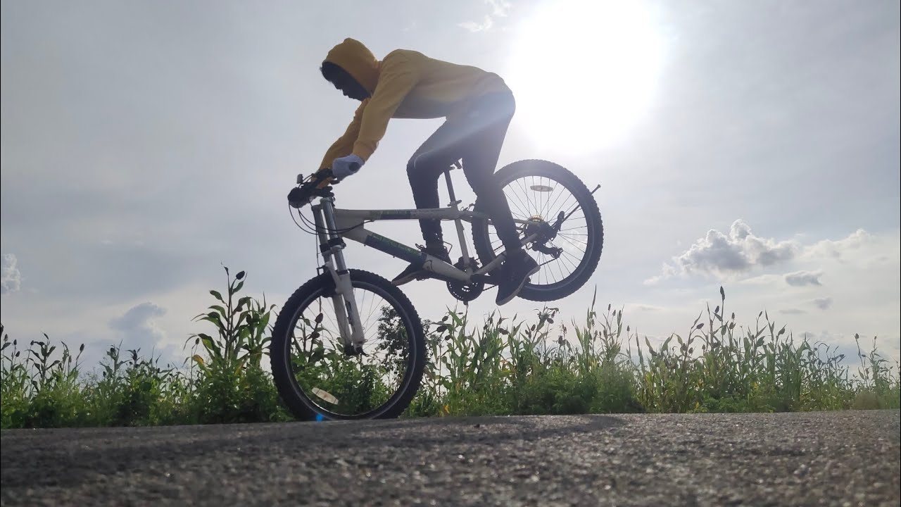 How to learn a stoppie as soon as possible(Asap) - YouTube