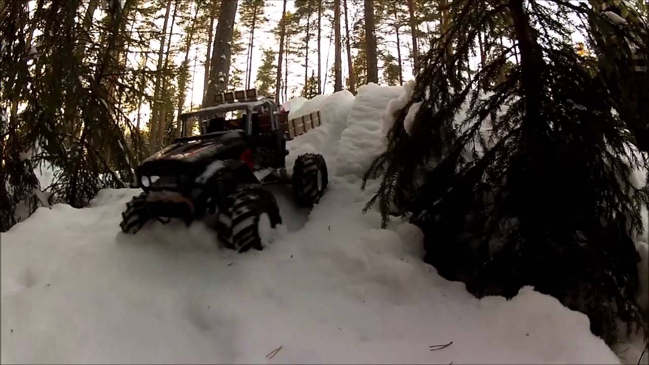RC Scale 4x4 trucks Snow trail! Deep in the forest! 79 ford supercab ...