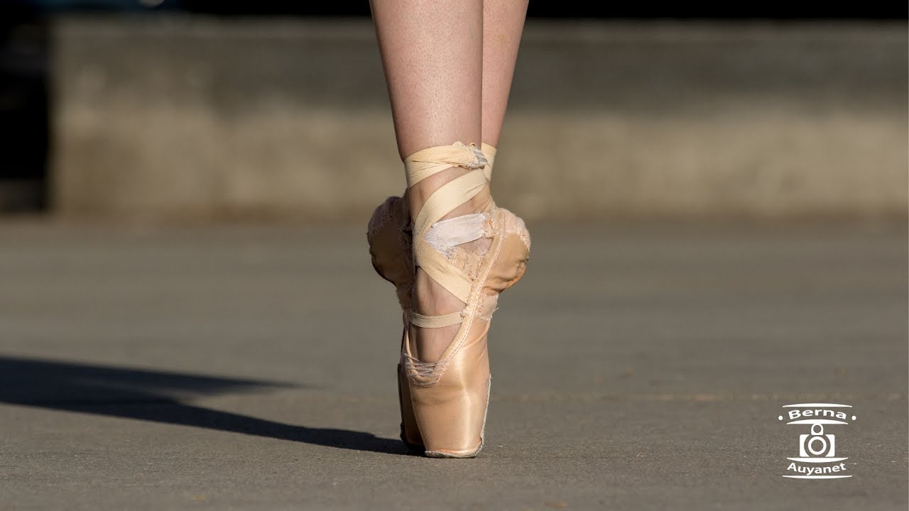 Ballet Clásico con Mónica - YouTube