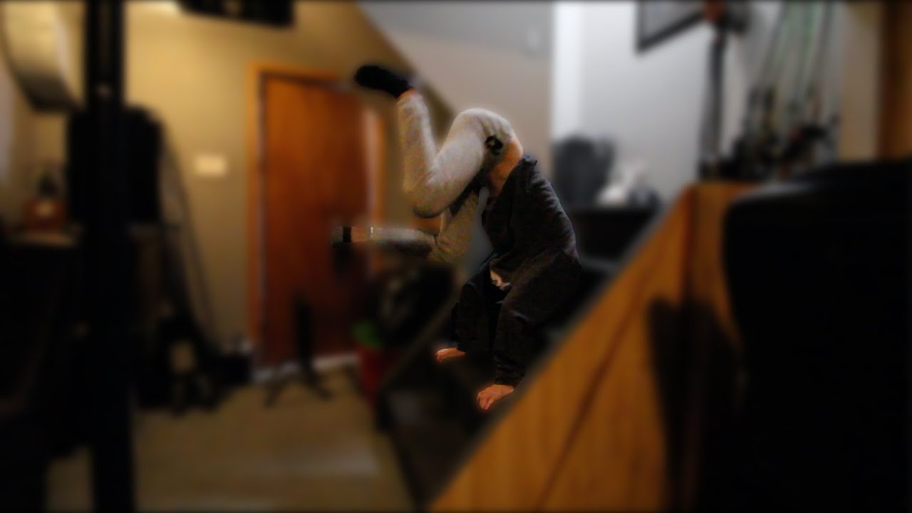 HANDSTAND VS STAIRCASE CHALLENGE! *EPIC FAIL* - YouTube