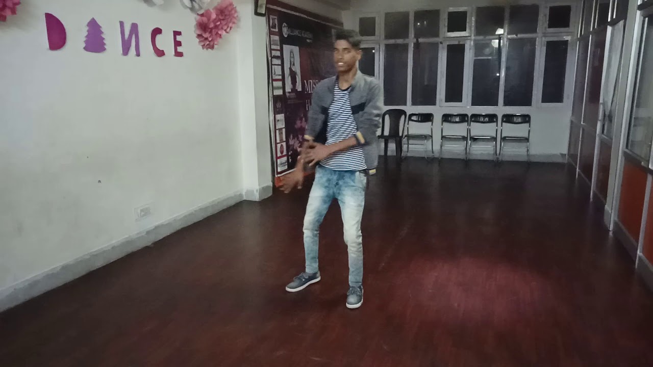 Pitch road dance - YouTube