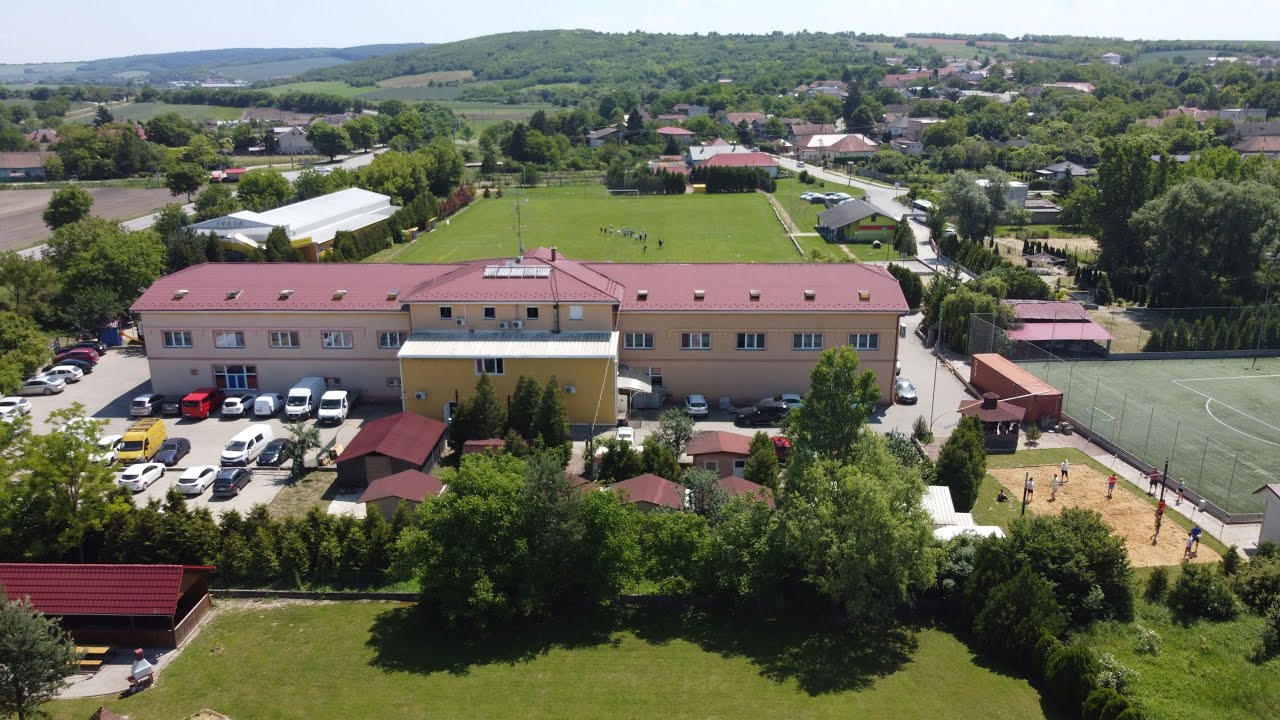 Na predaj športovo-rekreačný komplex, Radava pri Podhájskej - YouTube