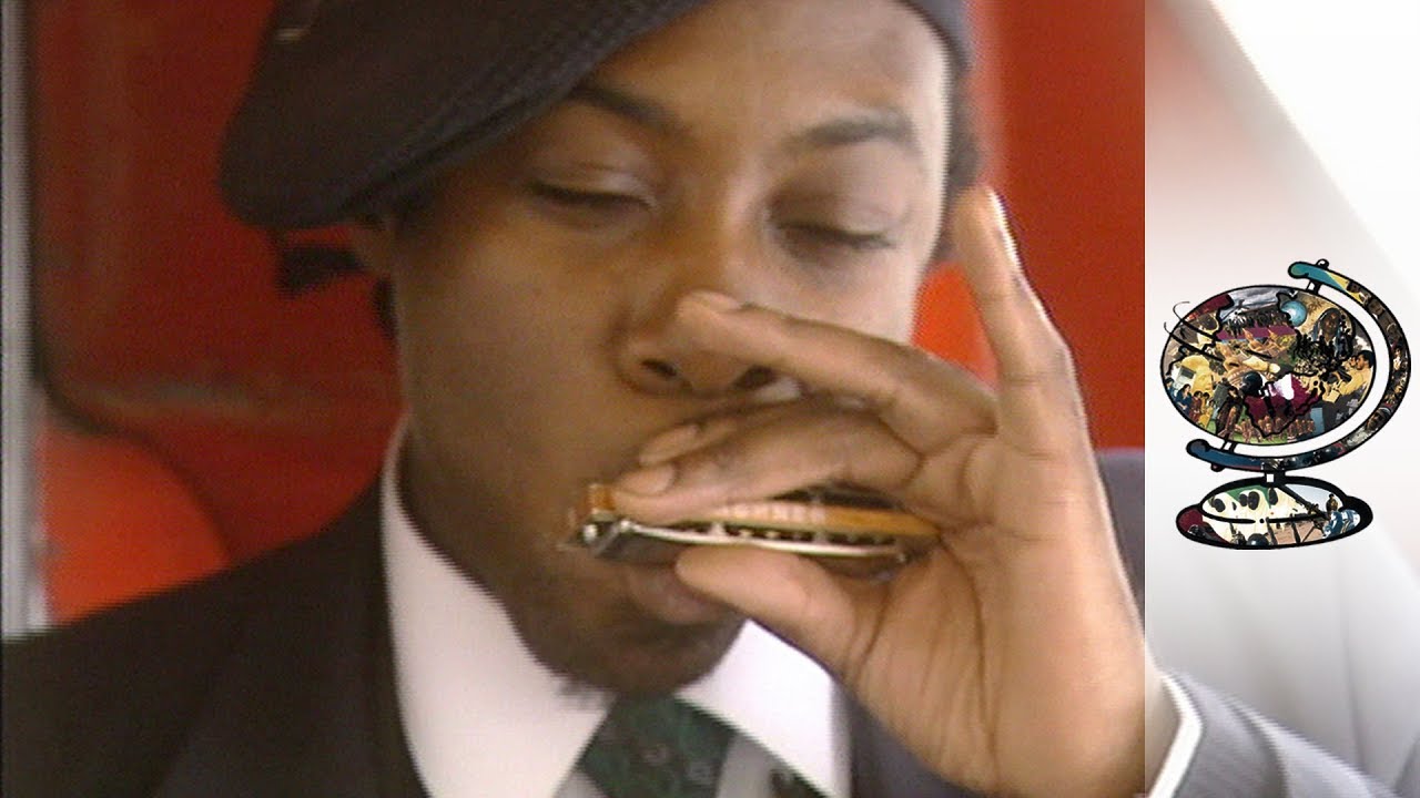London's Charismatic Singing Bus Conductor (2001) - YouTube