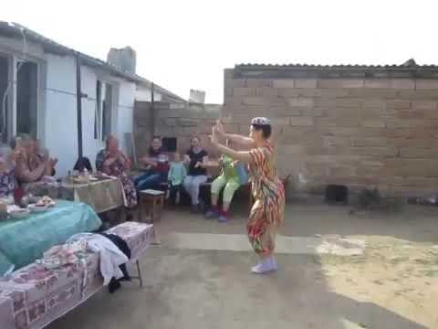 Rus qizlari o'zbekcha raqsni yondirdi