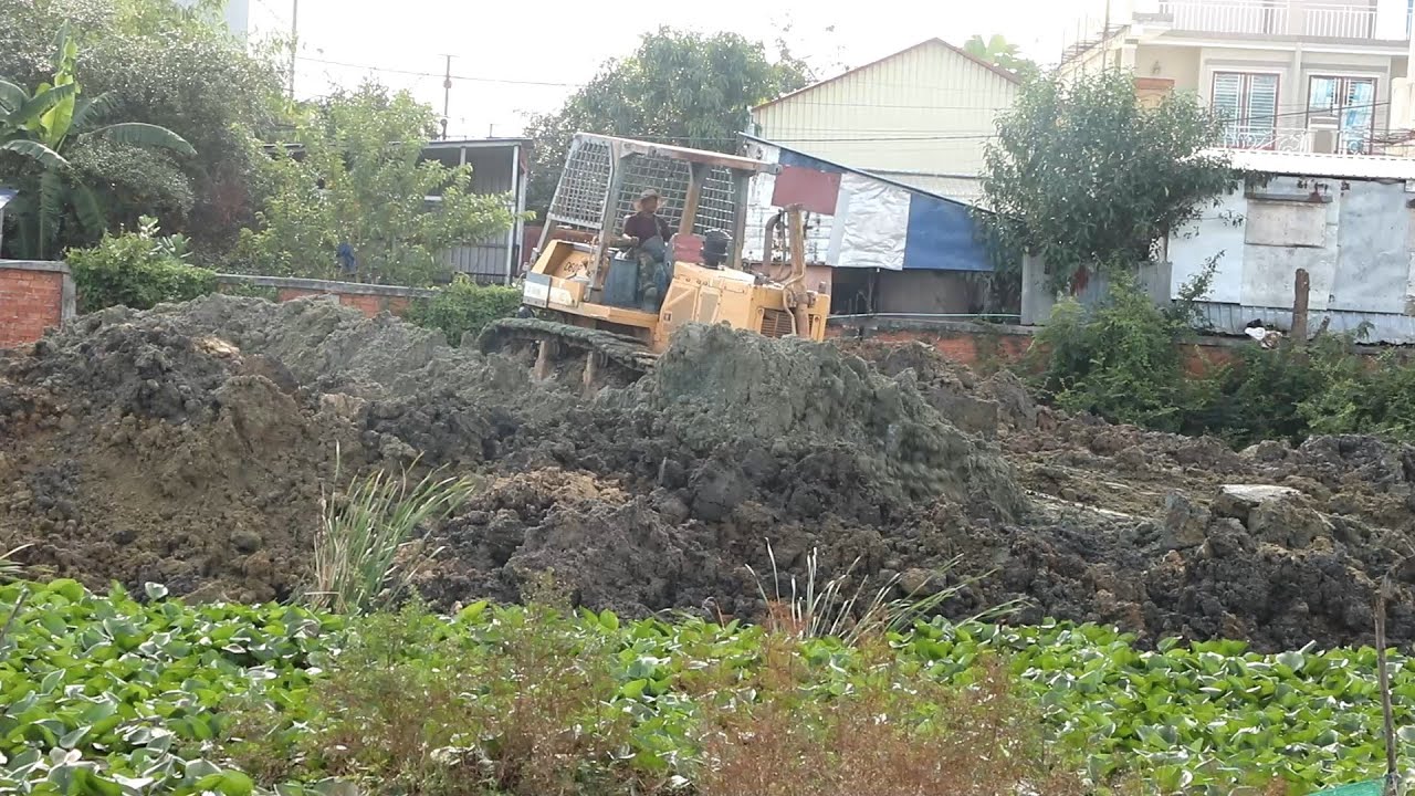 Land Filling Process Construction Power Machines Working - YouTube