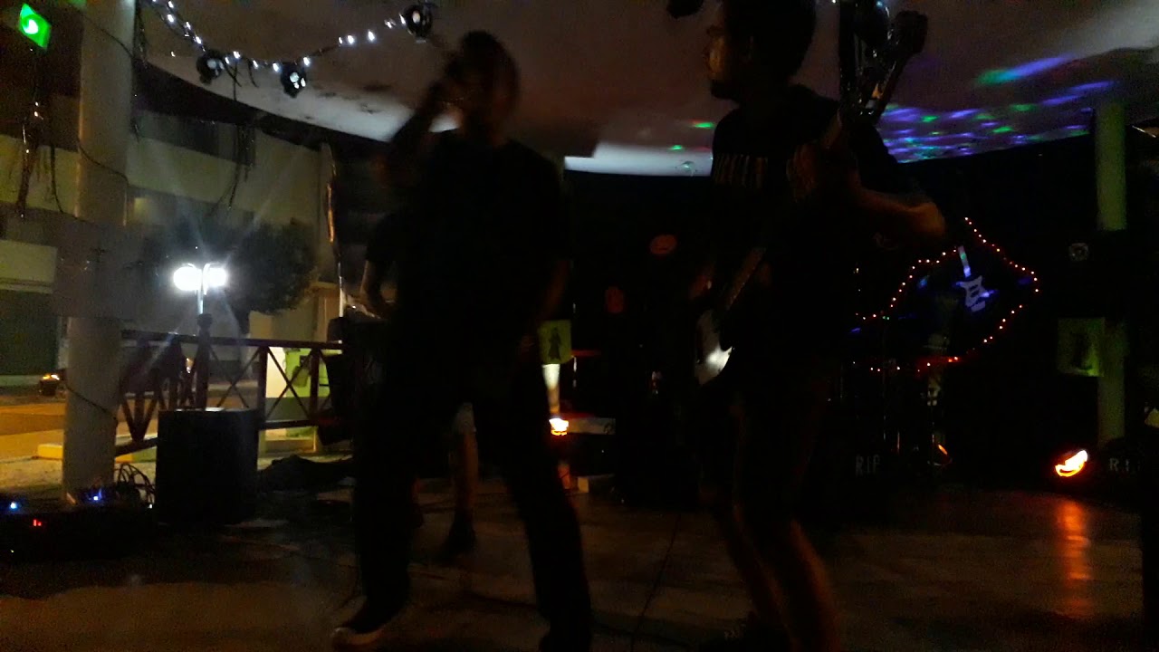 Banda Dead Speed show parte 2 ( São Bento do Una) - YouTube