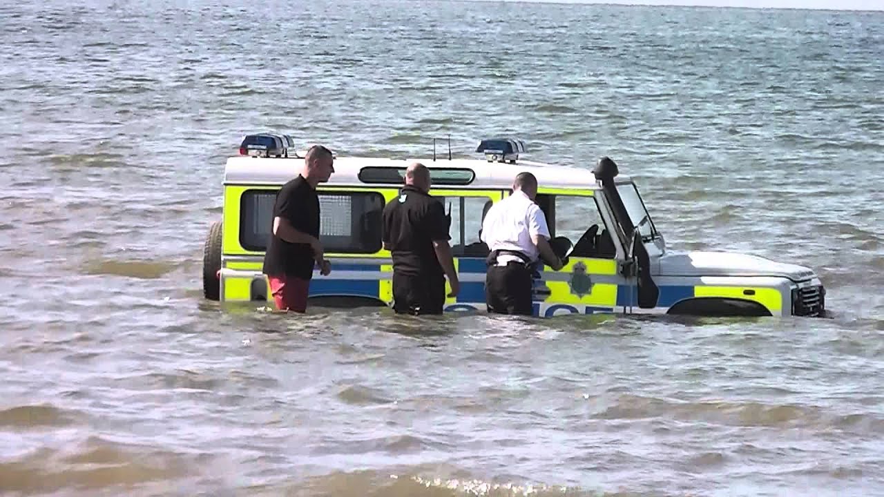 Police Landrover 4x4 stuck in the sea at Formby Beach 09/08/2012 - YouTube
