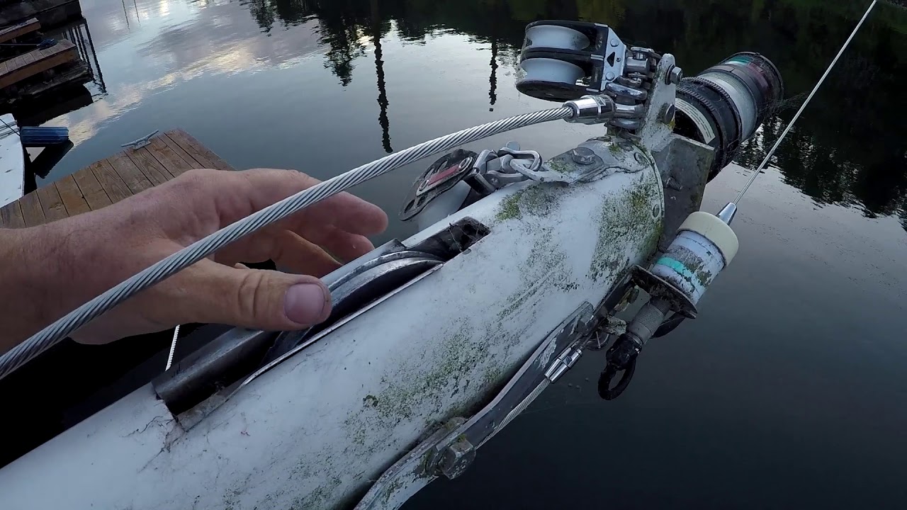 Voyage Dreams 32 - Unstepping the Mast and Rigging Concerns - YouTube