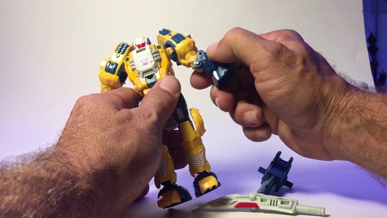 Transformers Titans Return Wolfwire & Monxo Action Figure Review ...