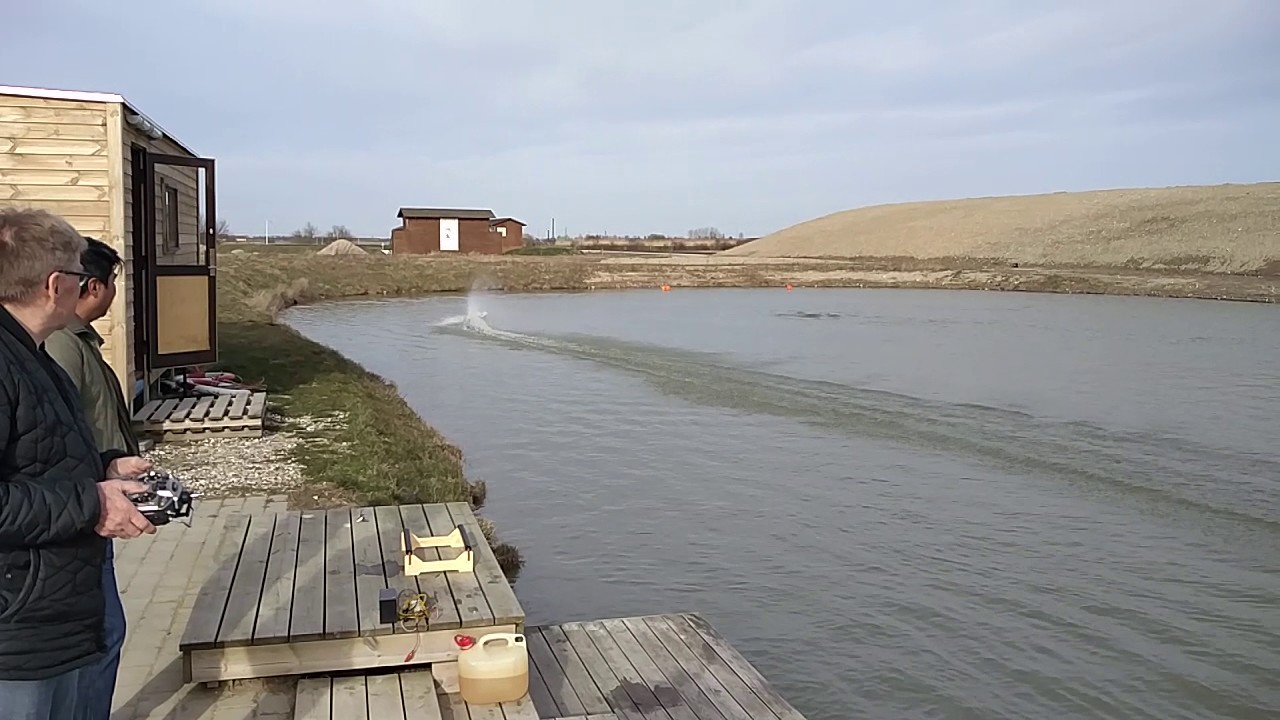 Proboat Shockwave 55 - YouTube