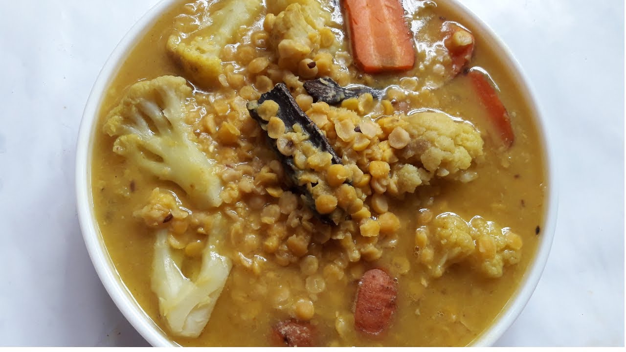 ডাল দিয়ে সবজি রান্না রেসিপি // Dal Sobji Sobji Dal - YouTube