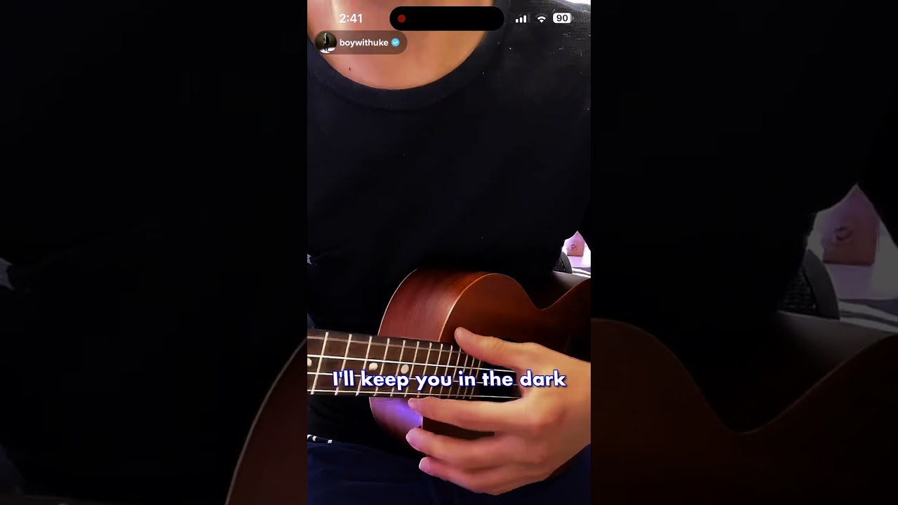 BoyWithUke Leaks "Blind" On TikTok Live Acordes - Chordify