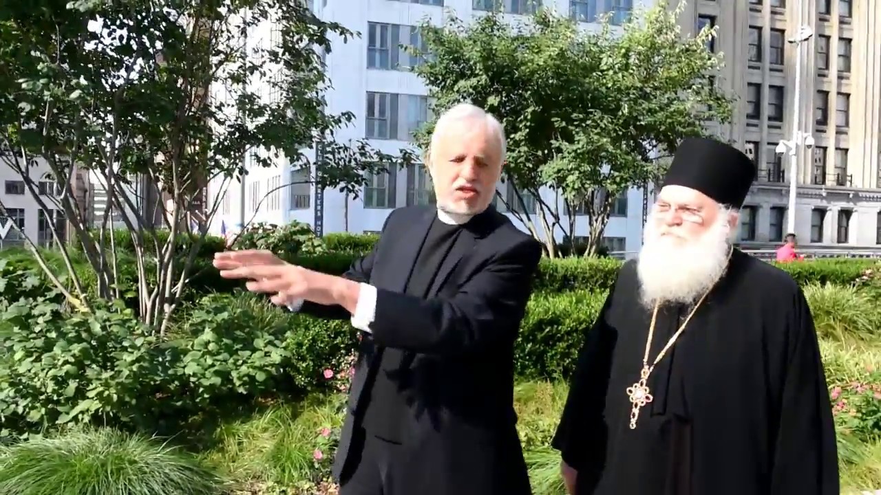 Ο Γέροντας Εφραίμ επισκέφθηκε τον Αγιο Νικόλαο στο Σημείο Μηδέν - YouTube