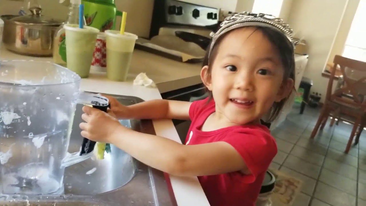 05-10-20 Cute 3 year old washing blender - YouTube
