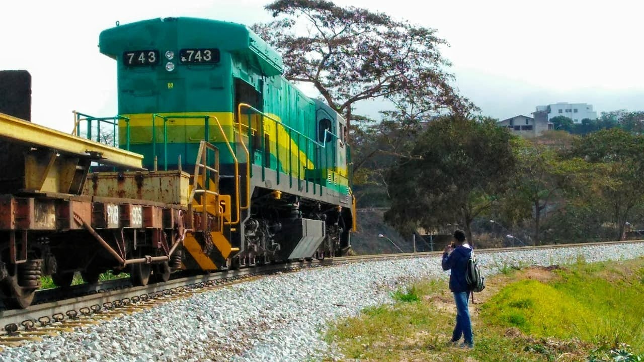 (EFVM/Finalizando em parte 3)-locomotiva BB36-7 (743). - YouTube