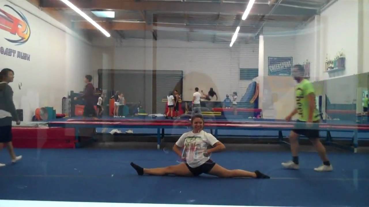 Toe-touch split - YouTube