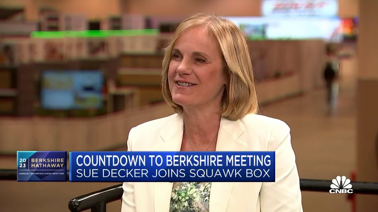 Berkshire Hathaway lead director Susan Decker reveals her top ...