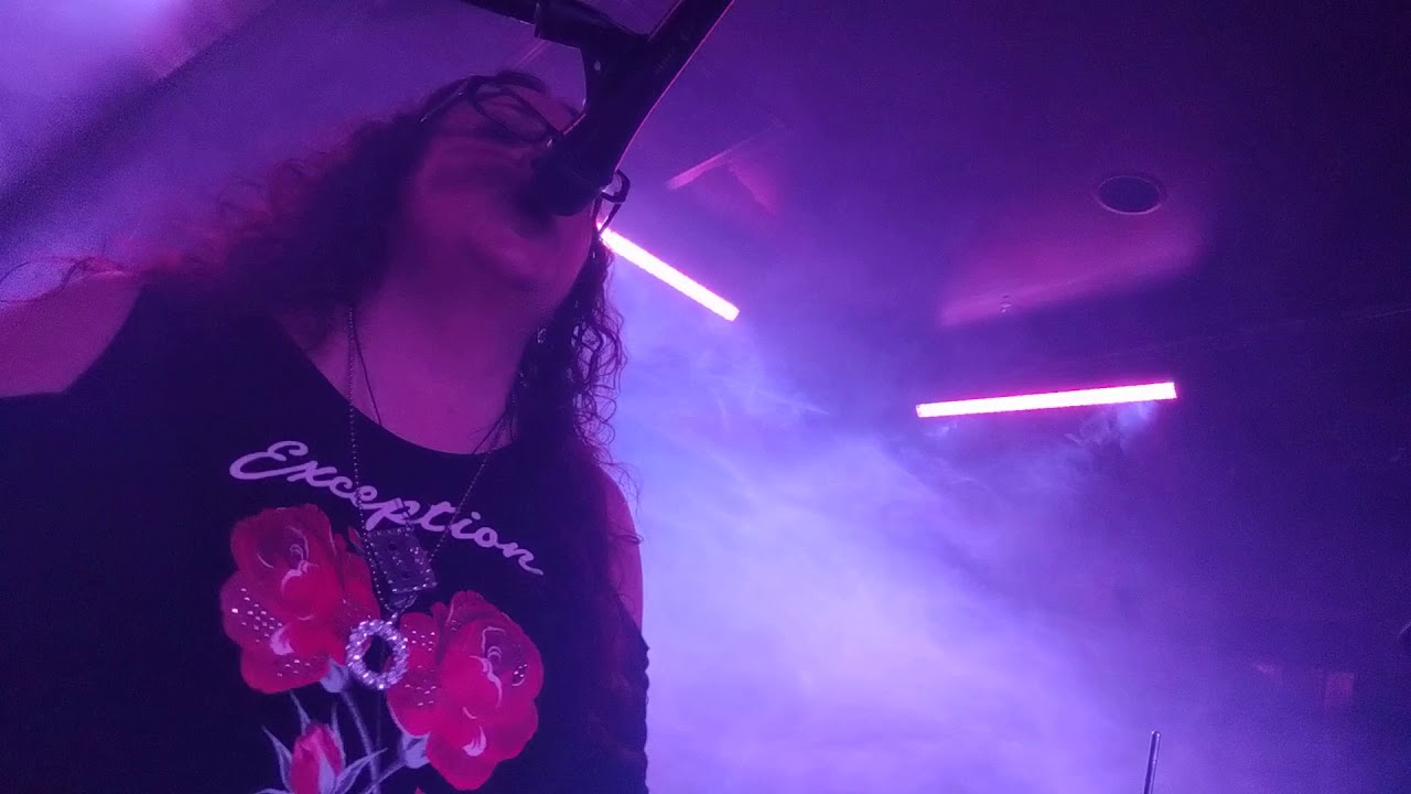 Tracey H plays drums and sings with The Sidekicks - YouTube