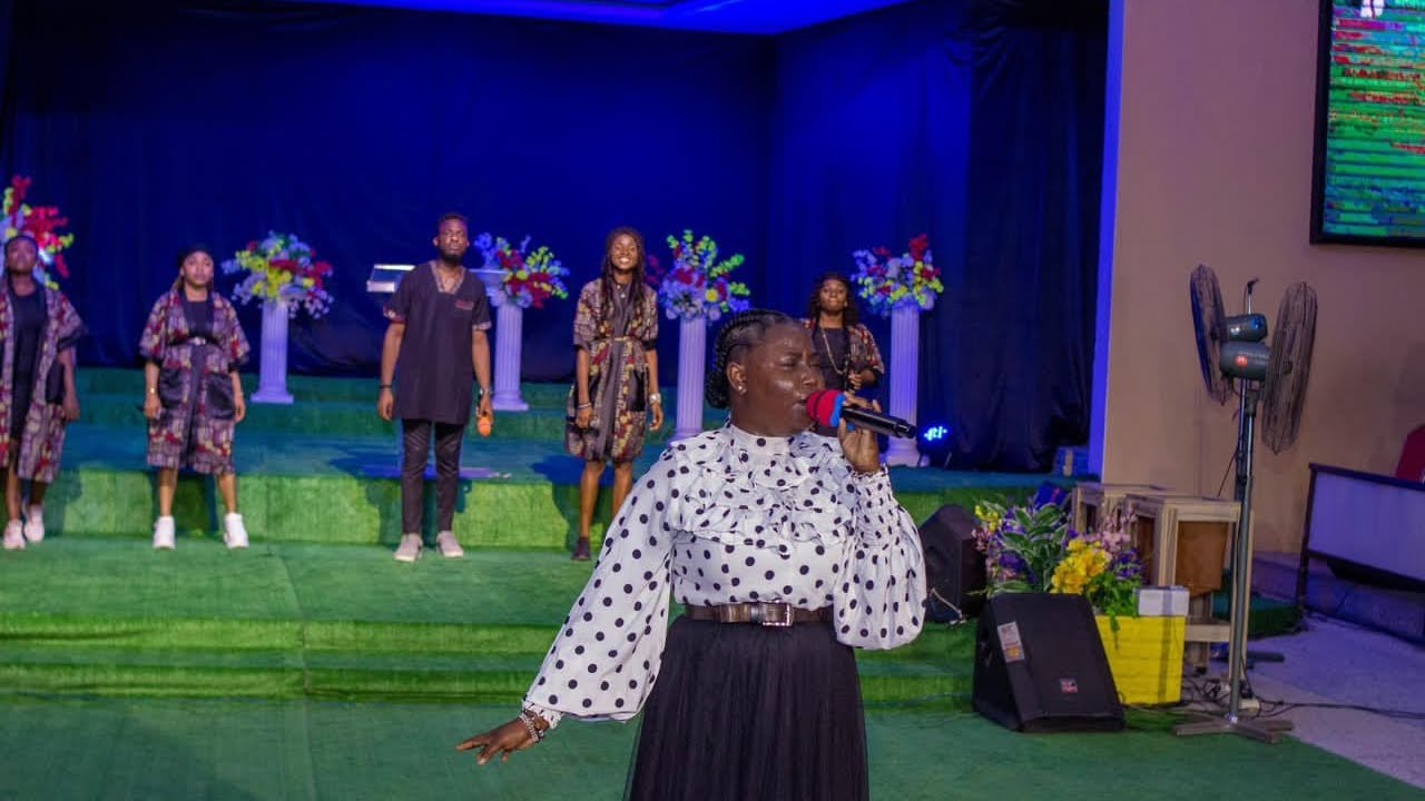 DEEP WORSHIP WITH VICTORIA ISRAEL - YouTube