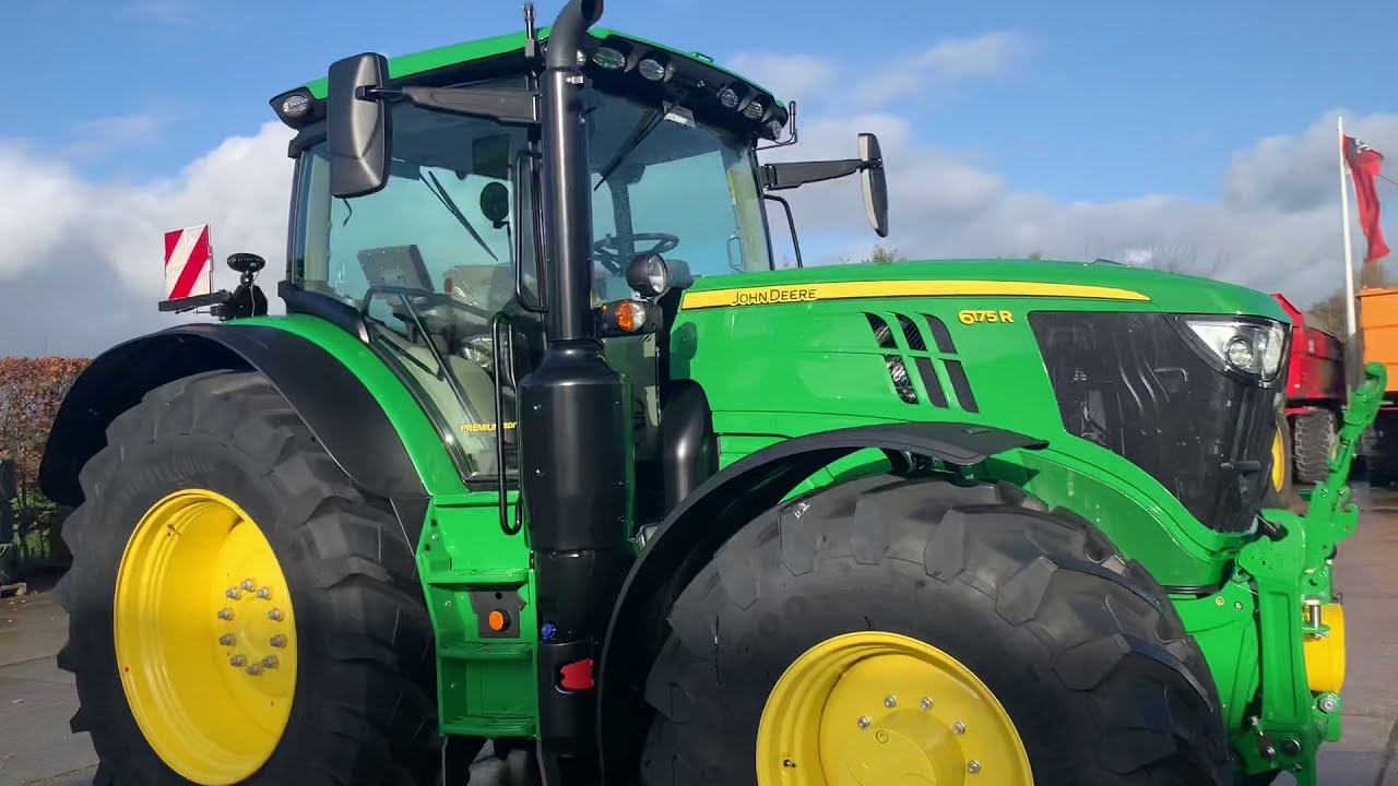 UNBOXING John Deere 6175R MY21 - YouTube
