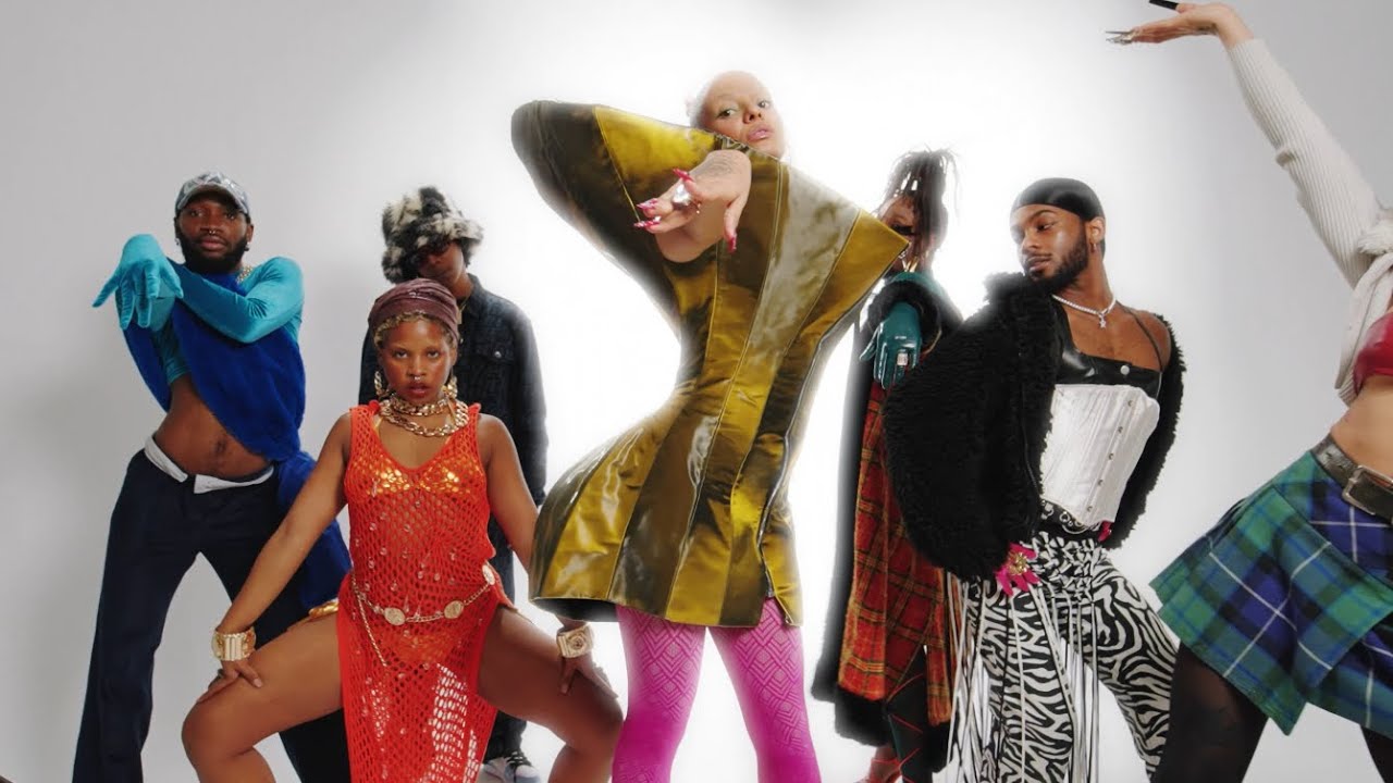 Jaïa Rose - Hot Couture (Clip officiel) - YouTube