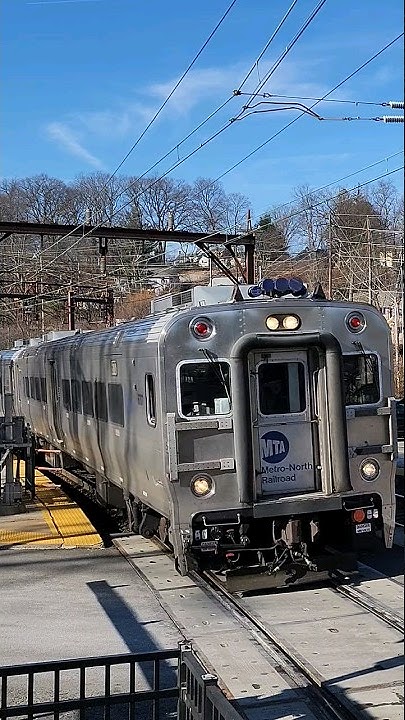 Metro North Comet V Cab Car #6707 Restricted K5LA Horn (Crossing Sequence) - YouTube