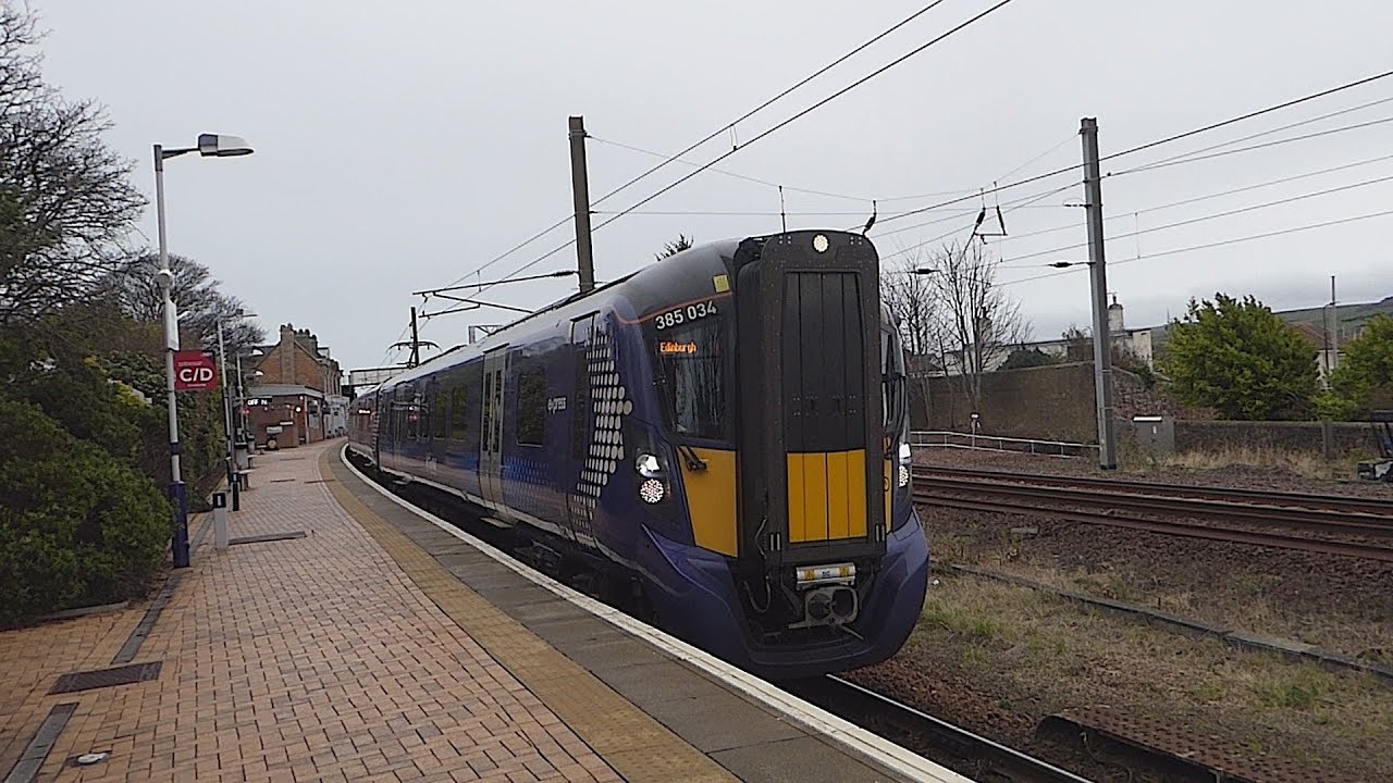 A few trains at Dunbar (19/2/2020) - YouTube
