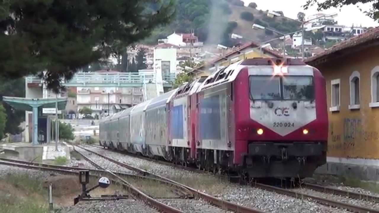 RARE! ADtranz DE 2000 double traction on train 885 at Kalabaka - YouTube