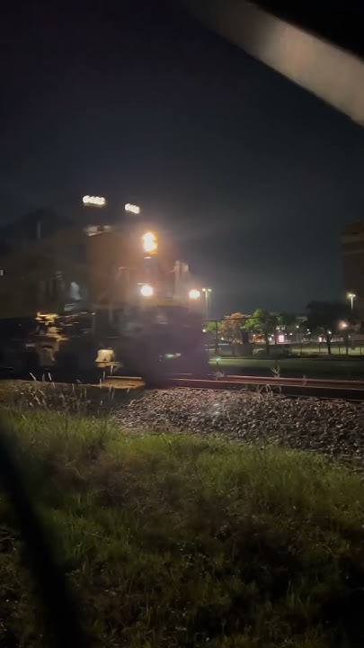 Terrible horn on UP #6492 - YouTube