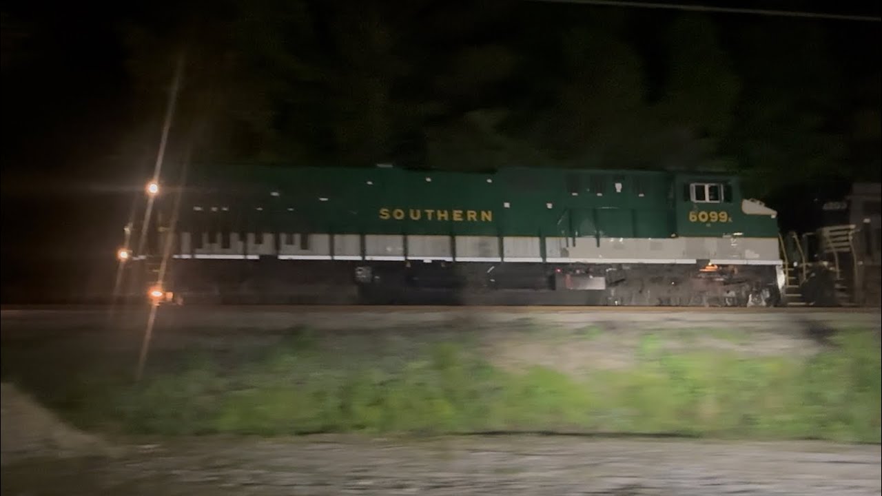 Petersburg, Va, NS V62 with NS8099 “Southern” leading with its rear end! - YouTube