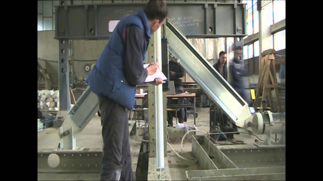 Knee joint testing for cold formed steel portal frames - Fodor Robert ...