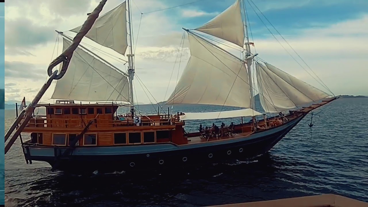 Beautiful Phinisi, beautiful Komodo Island - YouTube
