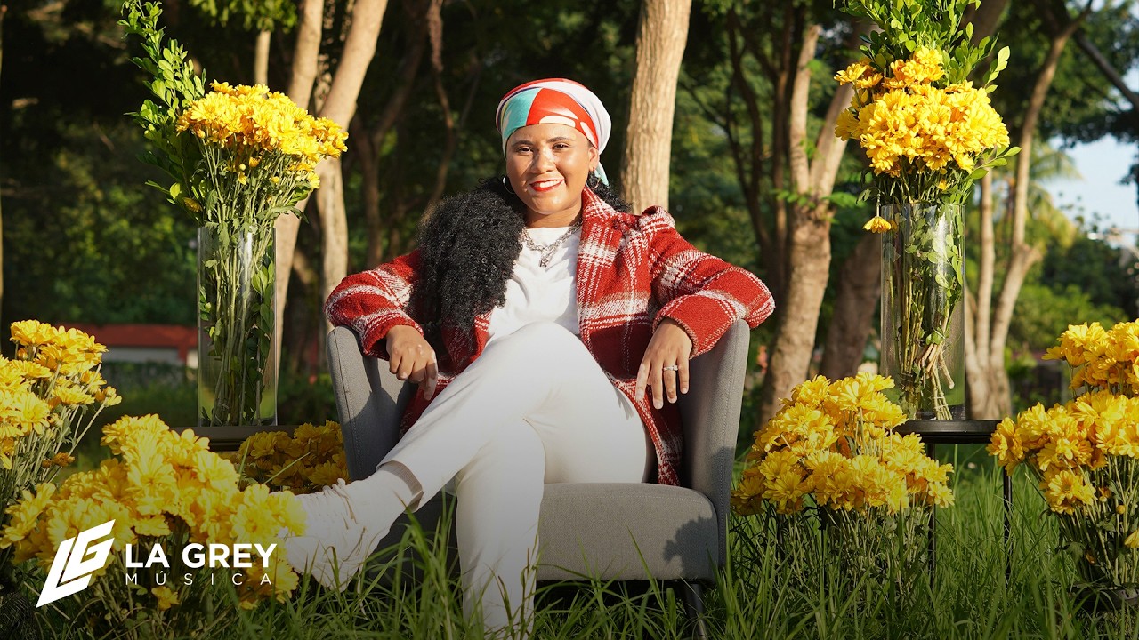 Lizzy Parra - Respira Video Oficial - YouTube