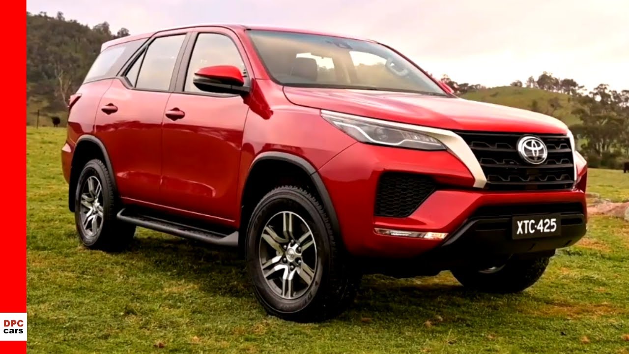 Toyota Fortuner Road Red Horor