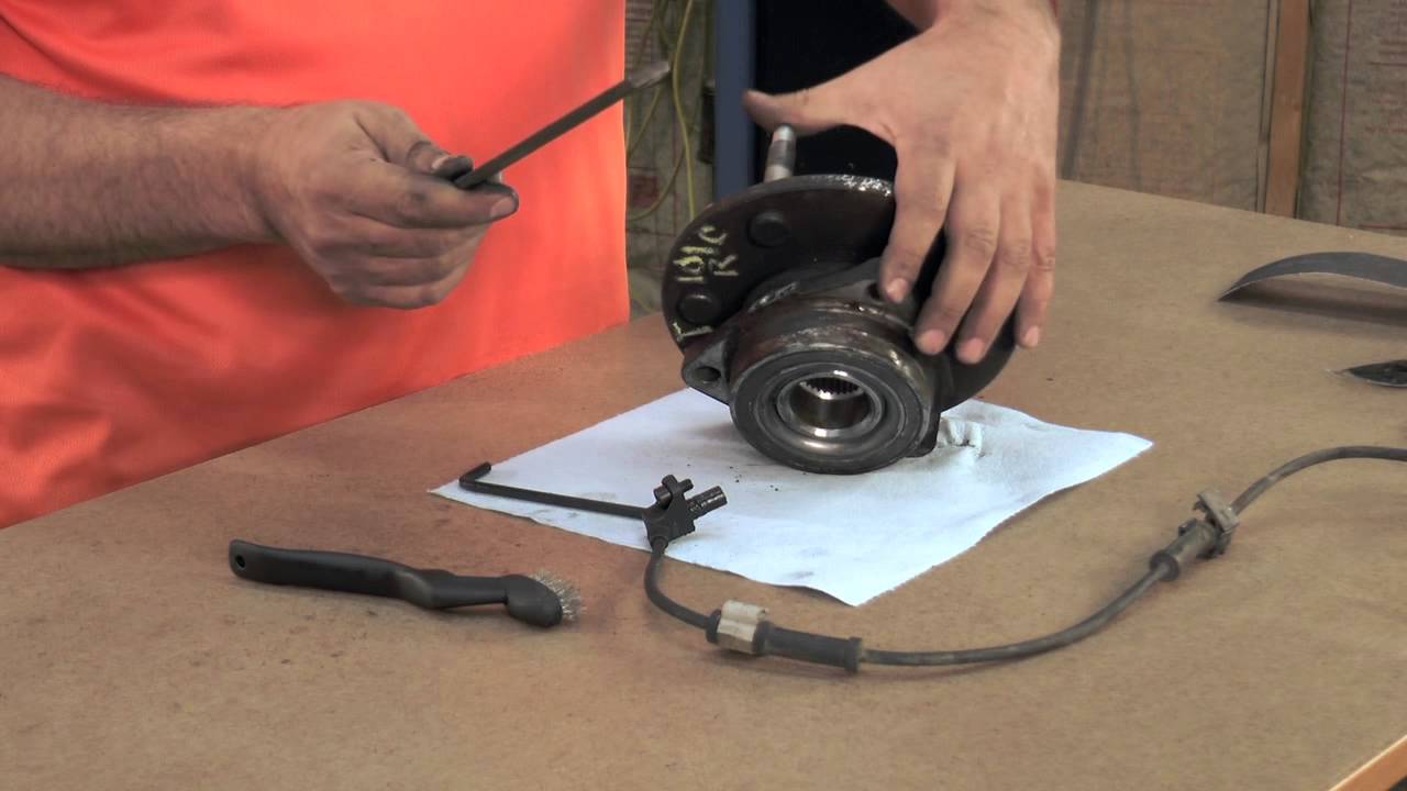 Tricks of the Trade: Effect of Corrosion on ABS Sensors - YouTube