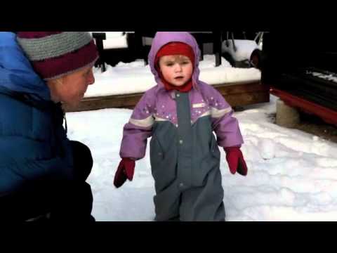 Alice - bataille de boules de neige - YouTube