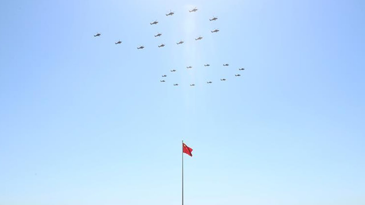 Military parade: Aircraft signature formation - YouTube