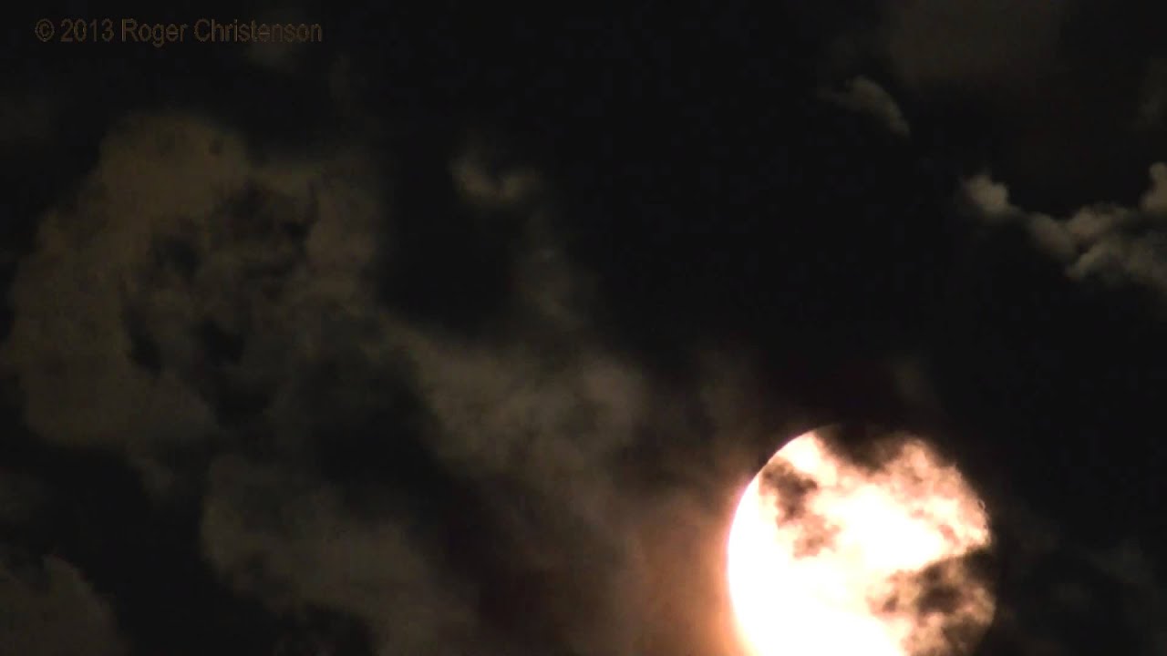 MoonLapse : time lapse of the Moon moving behind clouds. - YouTube