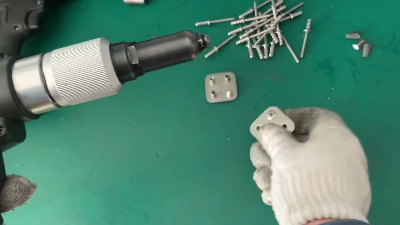 Very convenient ! Stanley POP ProSet PB2500 Battery-Powered Rivet Gun ...