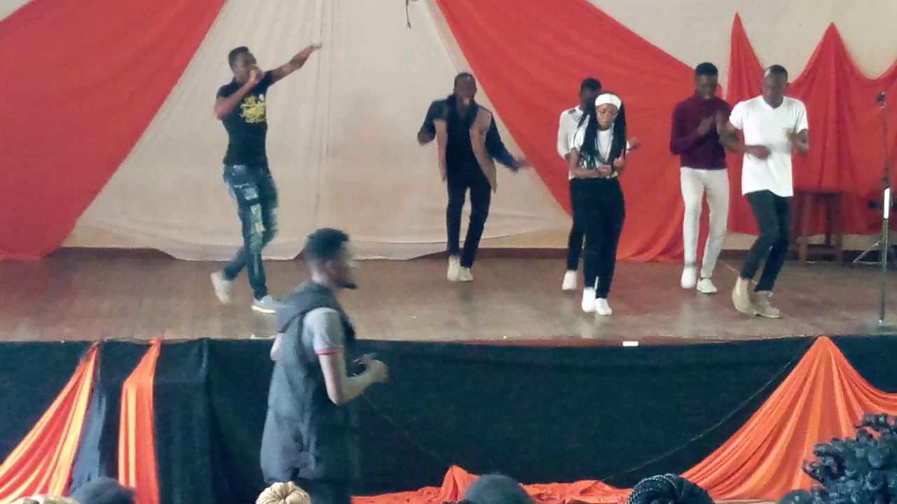 VIN DAH VINX PERFORMING MIX SONGS DURING THE ICC TALENT DAY - YouTube